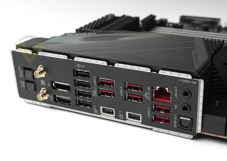 GIGABYTE X670E AORUS XTREME Review - Closer Look